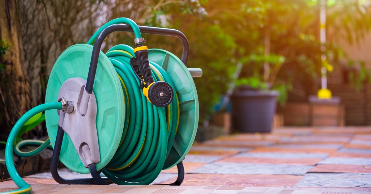 DIY Guide: Cleaning Mobile Home Vinyl Skirting the Right Way - Mobile ...